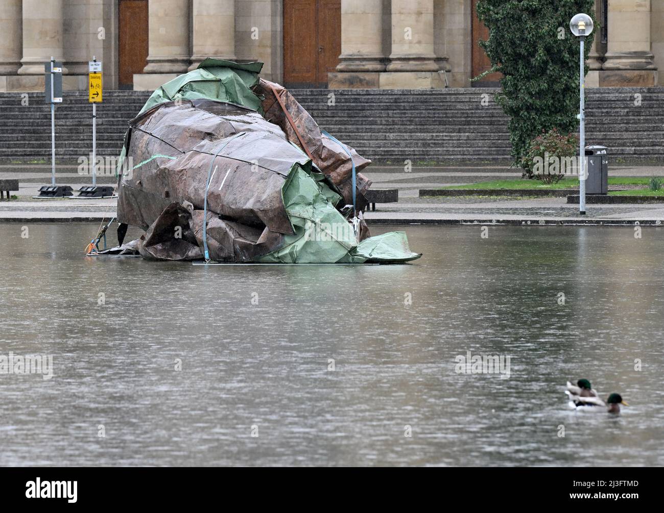 Stuttgart, Germany. 08th Apr, 2021. The roof of the Stuttgart Opera ...
