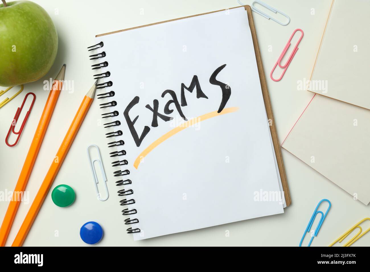 Vet eye test hi-res stock photography and images - Alamy