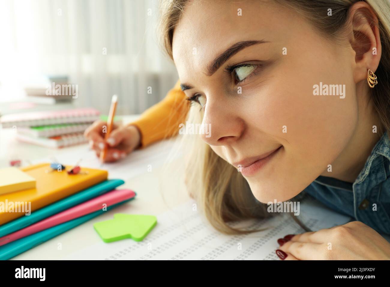 Entrance exam student hi-res stock photography and images - Alamy