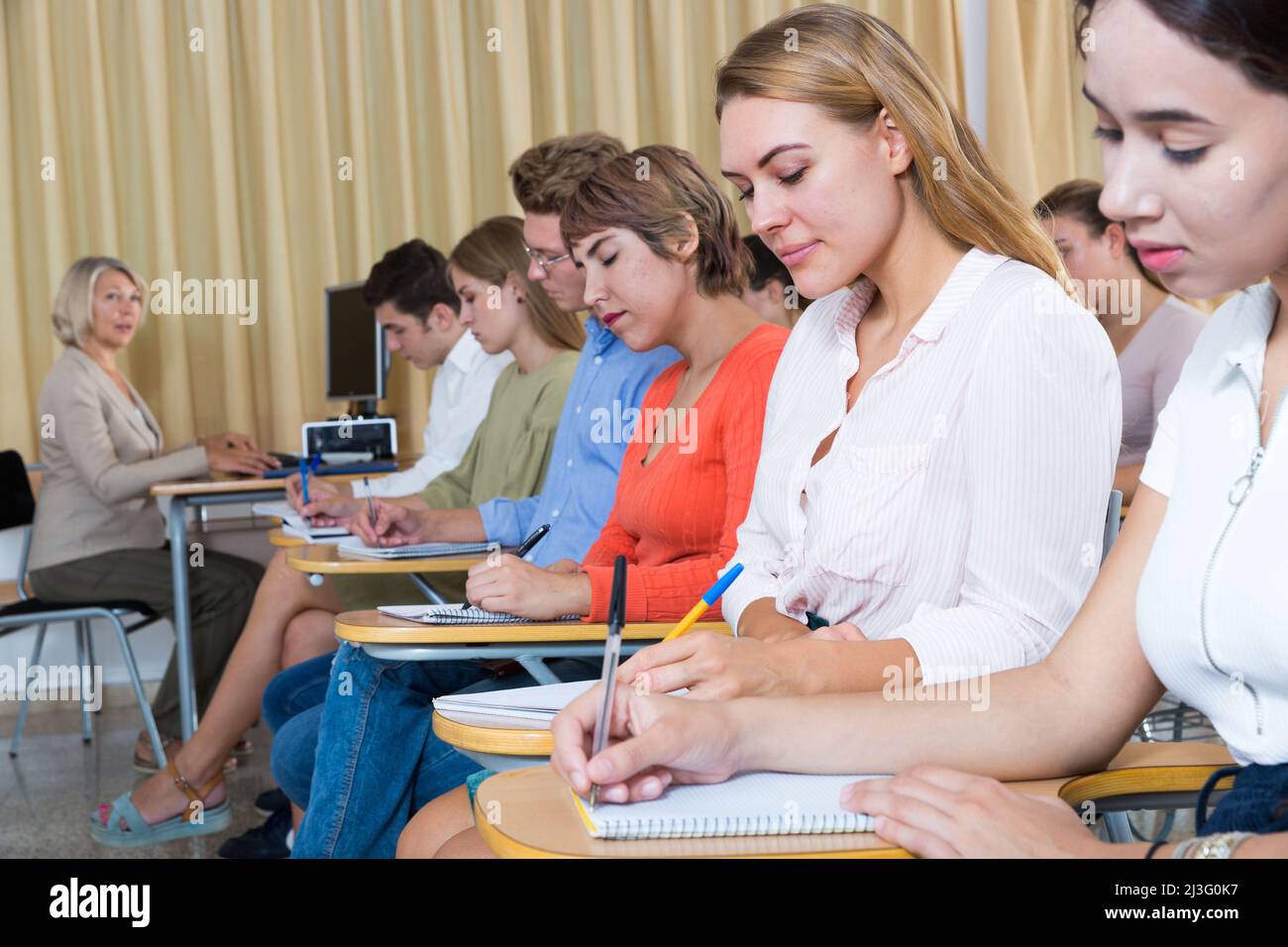 Educational lecturer hi-res stock photography and images - Alamy