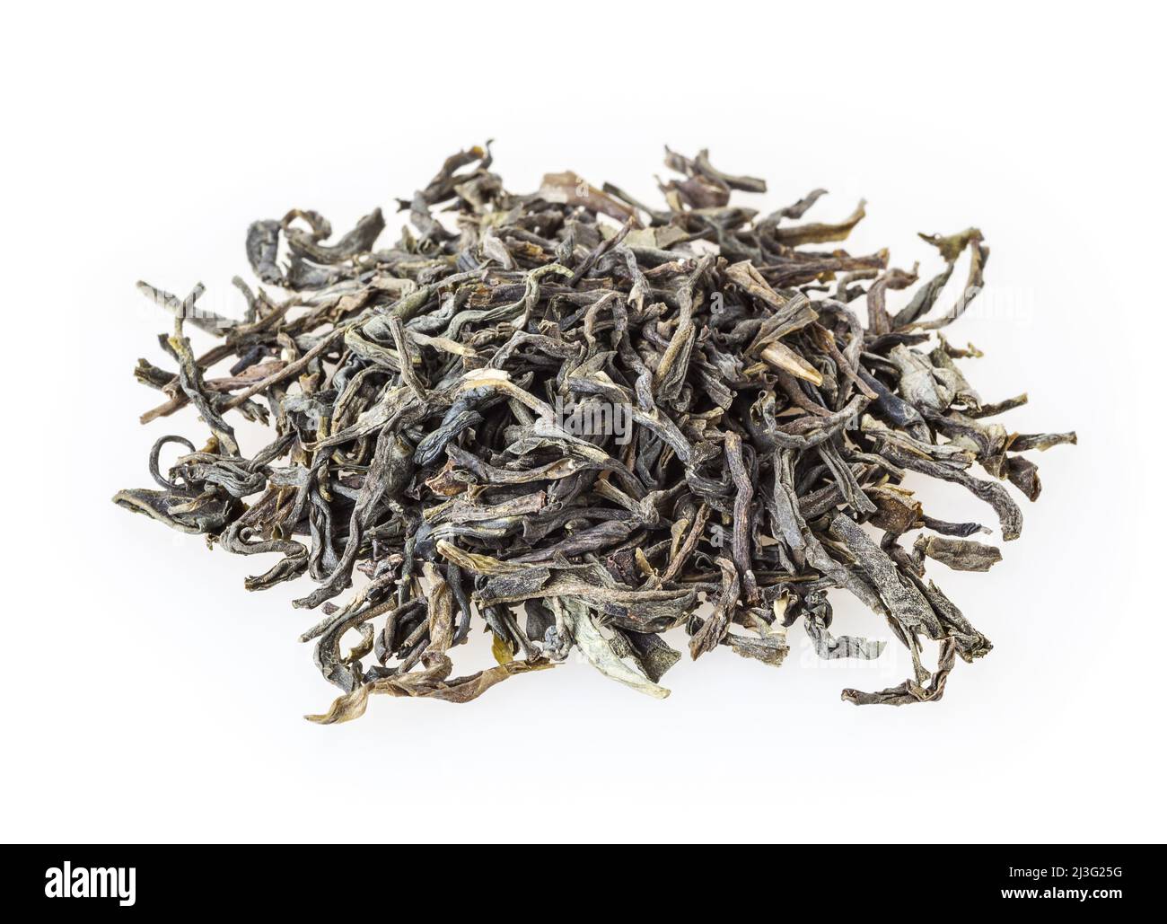 Heap of green tea isolated on white background Stock Photo - Alamy
