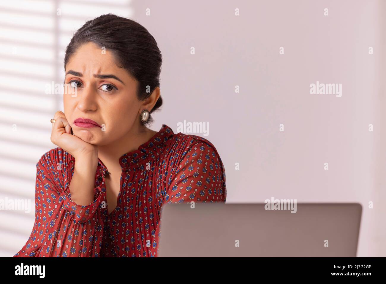 Woman employee hi-res stock photography and images - Alamy