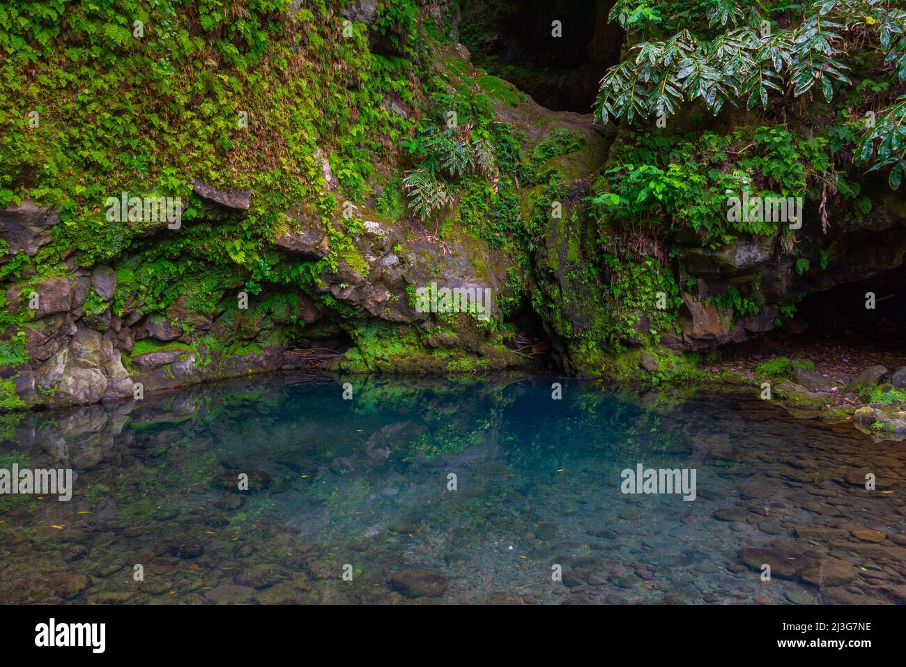 Poco azul hi-res stock photography and images - Alamy