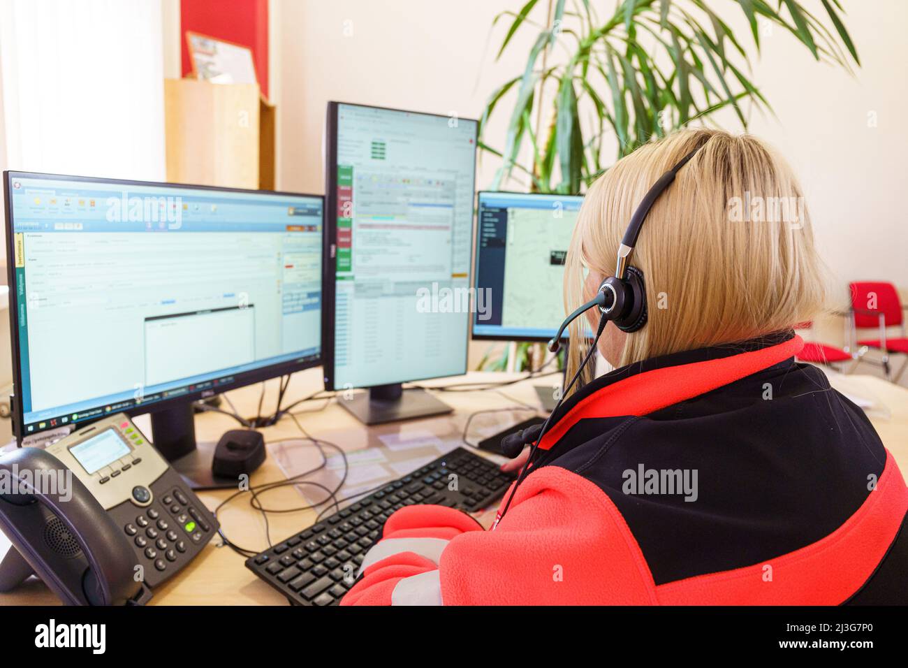 Emergency call center. 112. 911 call emergency center Stock Photo - Alamy