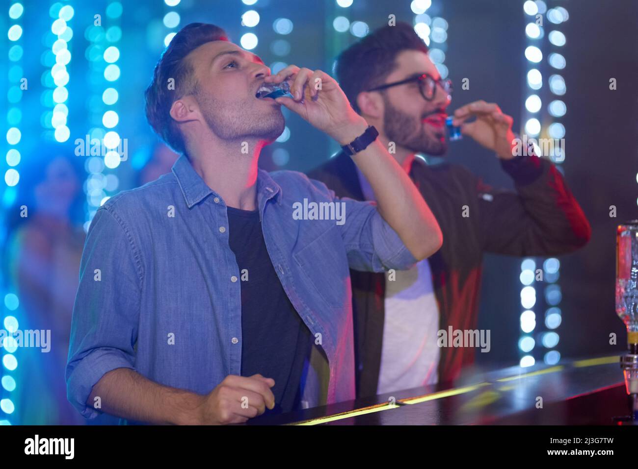 Drunk men in bar hi-res stock photography and images - Alamy