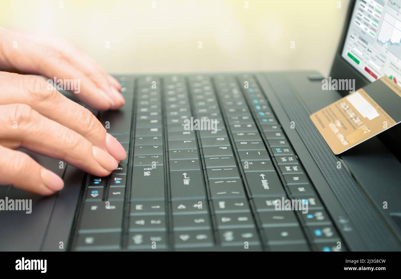 Remote e commerce hi-res stock photography and images - Alamy