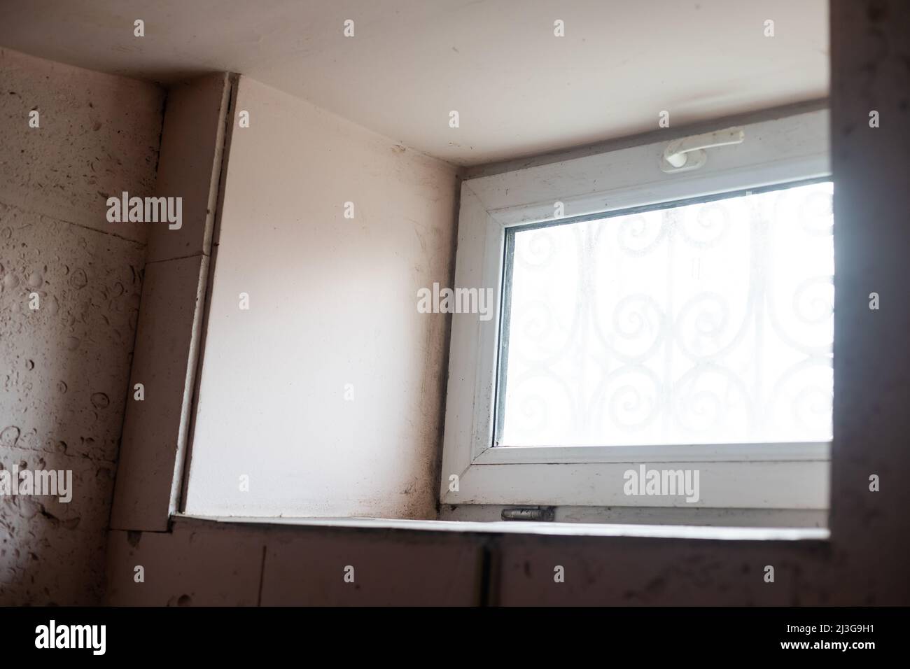 Window with very dirty and dusty glass in daylight Stock Photo - Alamy