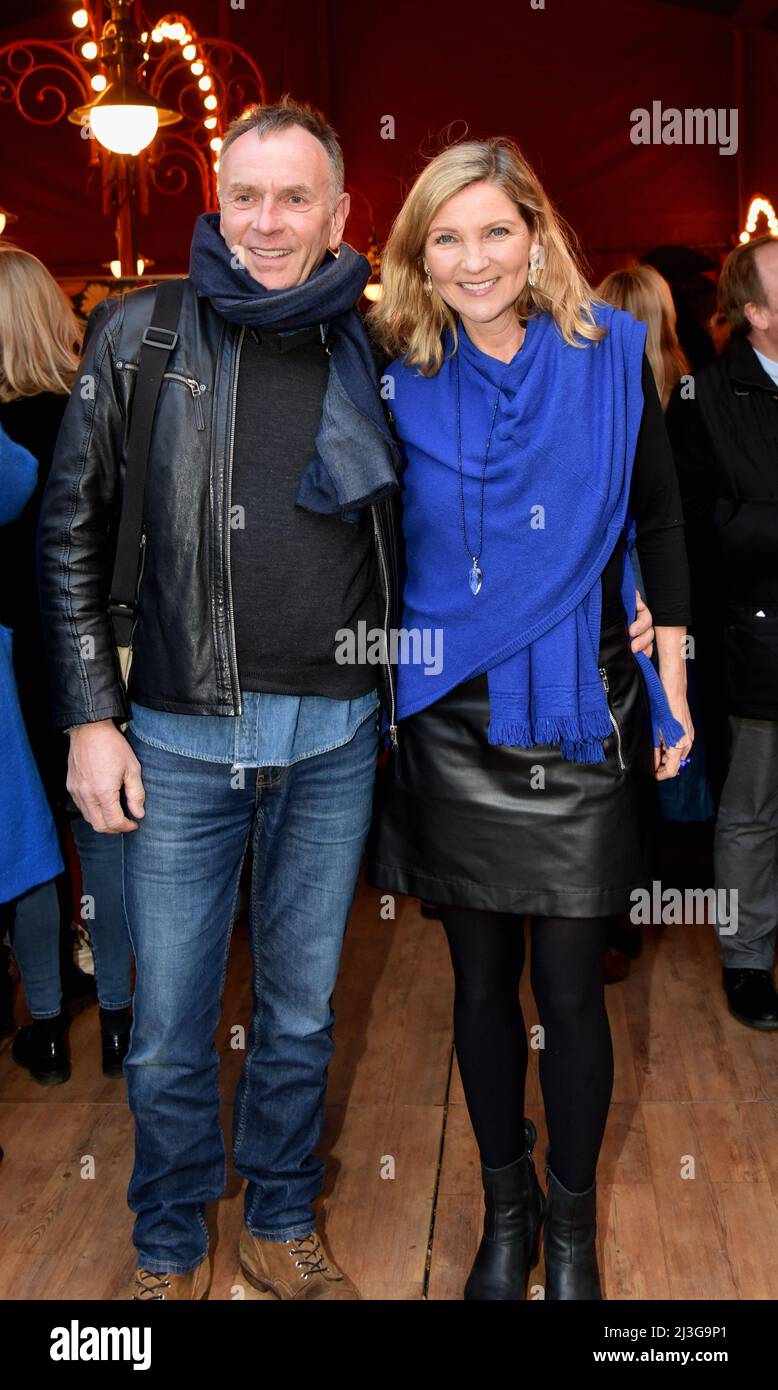 Cologne, Germany. 07th Apr, 2022. Actress Susanne Pätzold and her ...