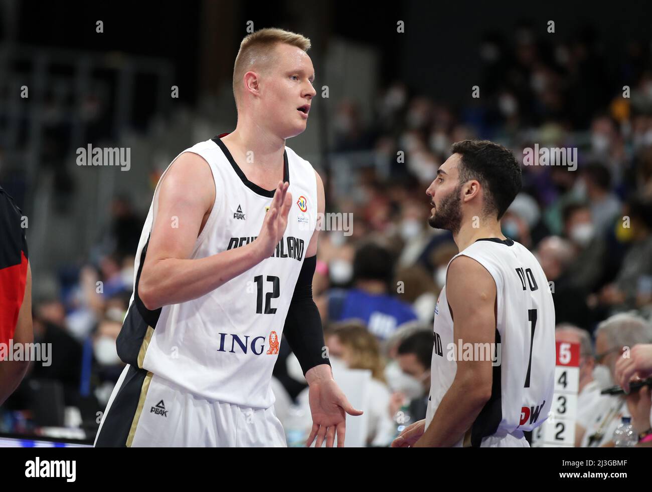 Robin Benzing #12 von Deutschland Germany vs Israel Basketball World ...