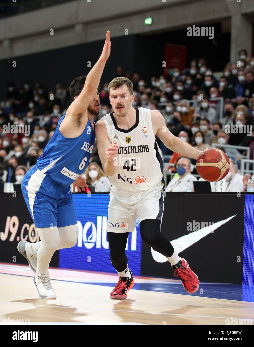 Andreas Obst #42 von Deutschland, Tamir Blatt #6 of Israel Germany vs ...