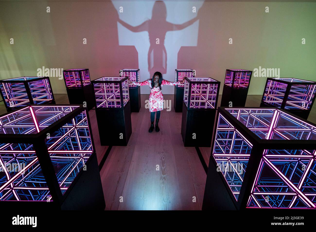 London, UK. 8th Apr, 2022. ‘Lightfield' - an array of twelve ...