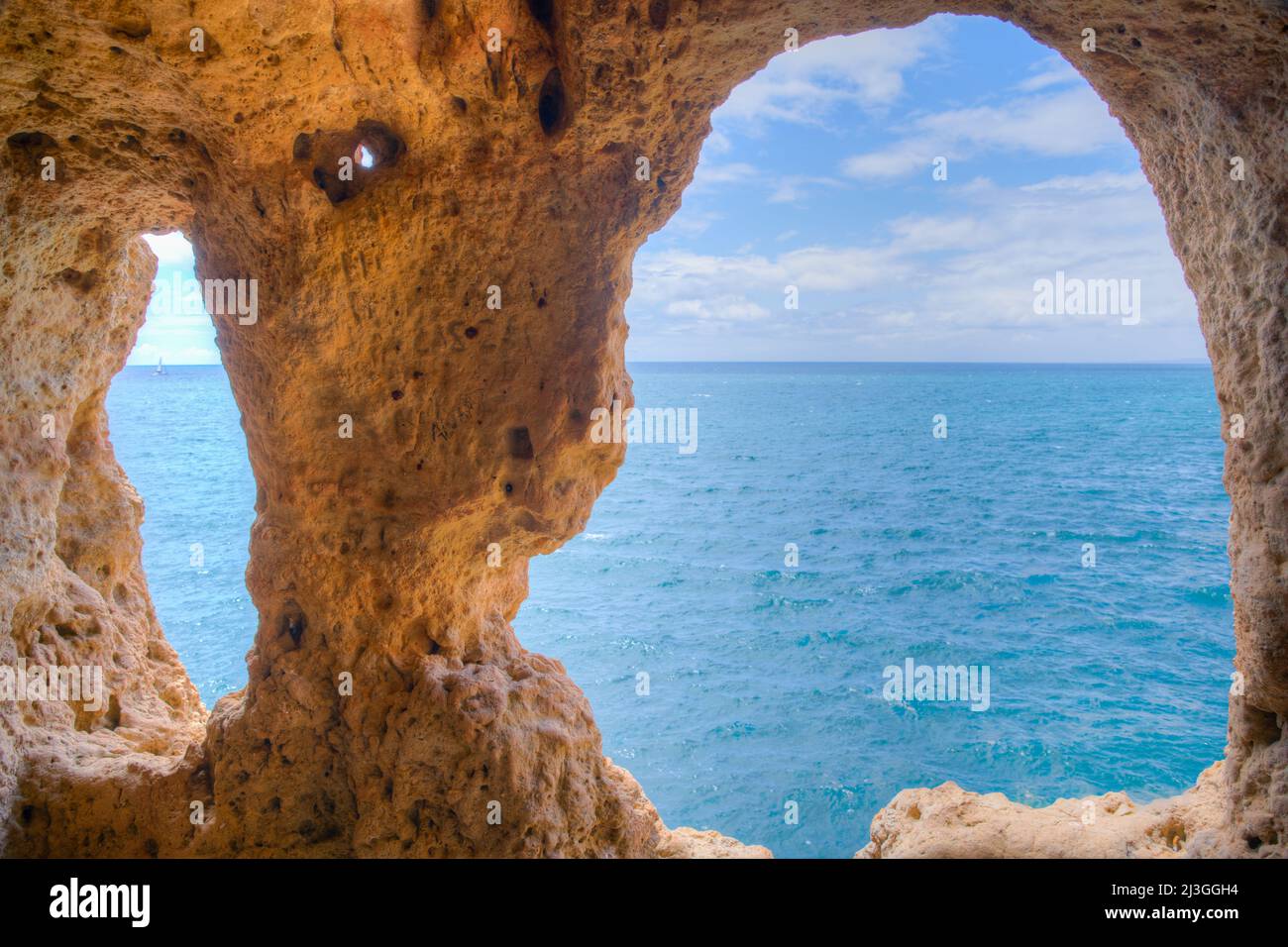 Portugal algarve cave algar seco hi-res stock photography and images ...
