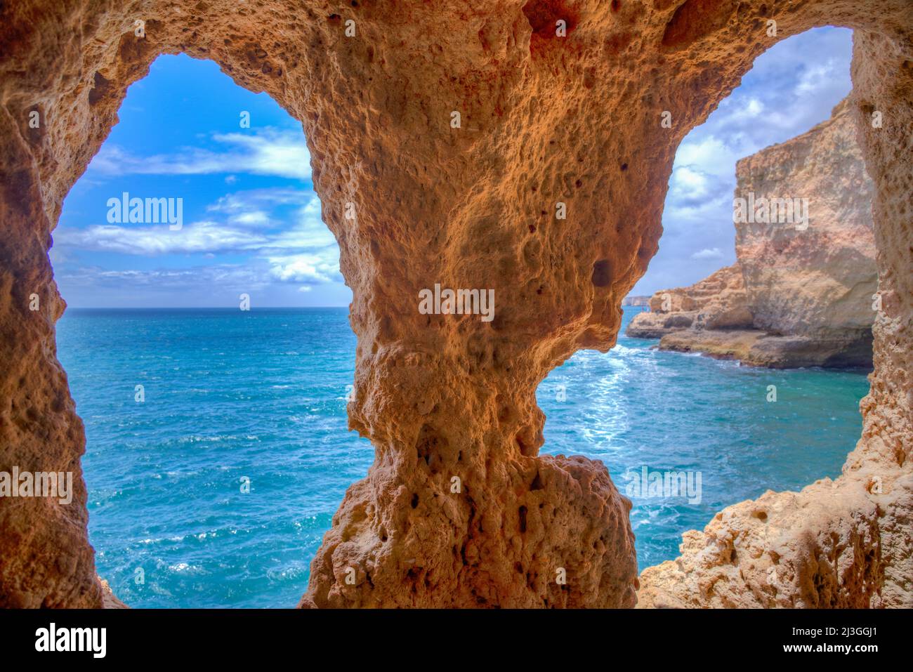 Portugal algarve cave algar seco hi-res stock photography and images ...