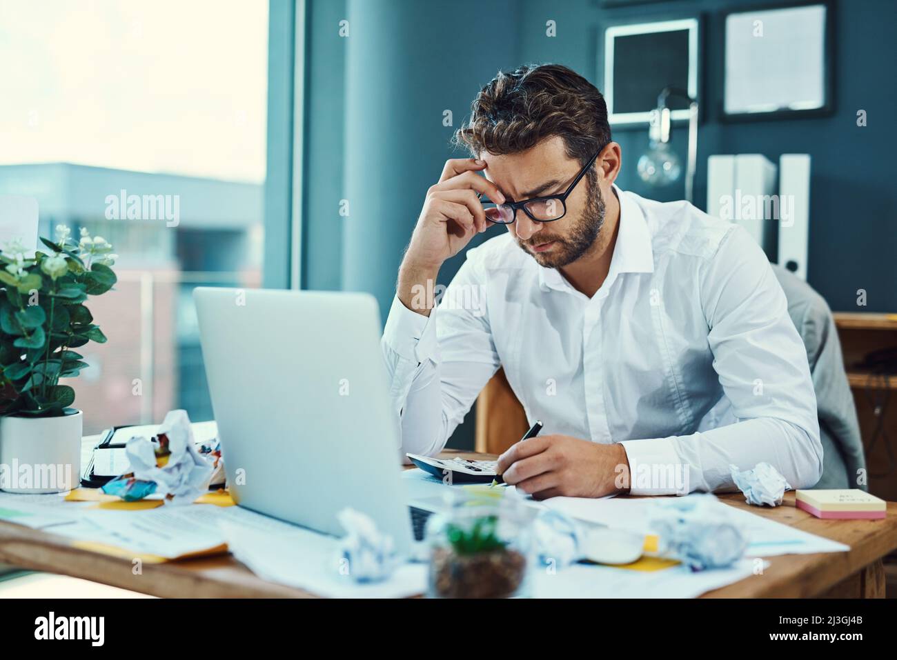 Writing an email stressed hi-res stock photography and images - Alamy