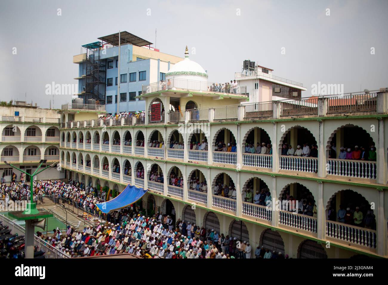 Mosque prayer 2022 hi-res stock photography and images - Alamy