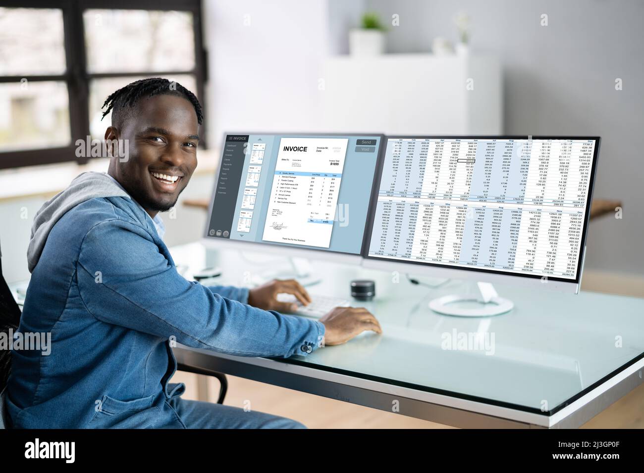 Account computer hi-res stock photography and images - Alamy