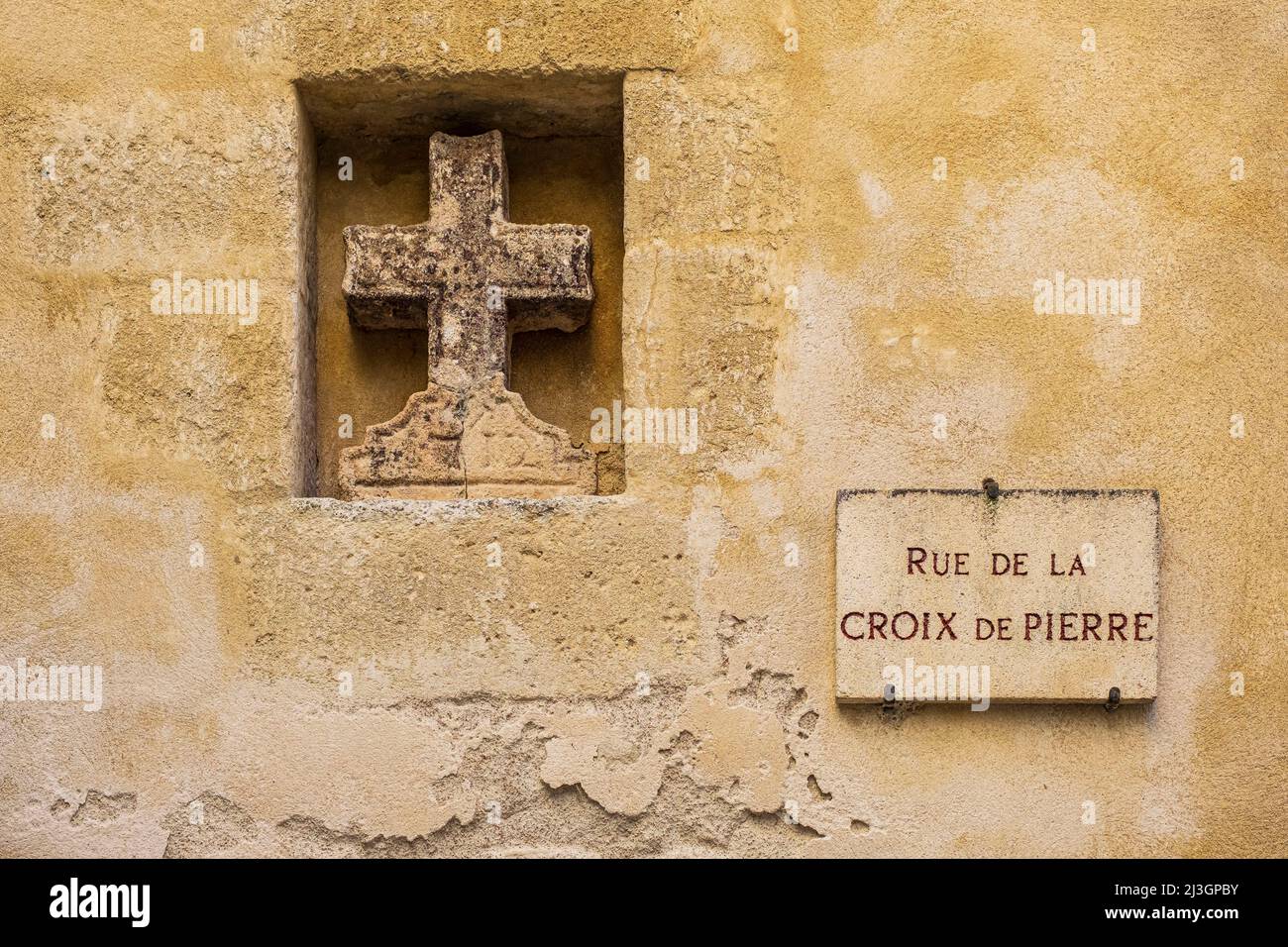 Towns in provence hi-res stock photography and images - Alamy