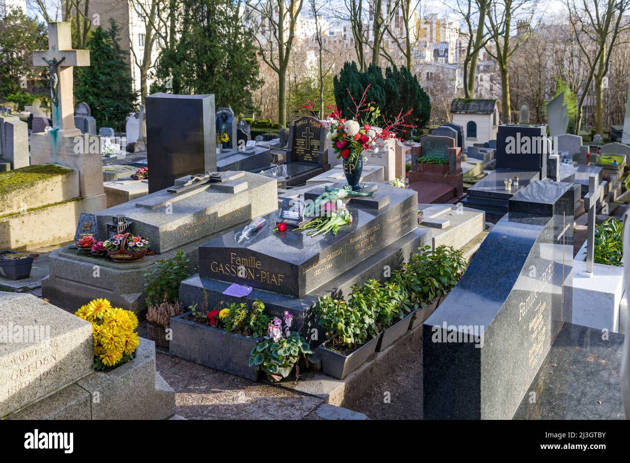 France, Paris, the Père-Lachaise cemetery in winter, tomb of Edith Piaf ...