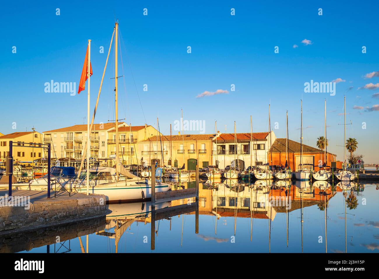 France, Herault, Meze, village on the banks of the Etang de Thau, Quai ...
