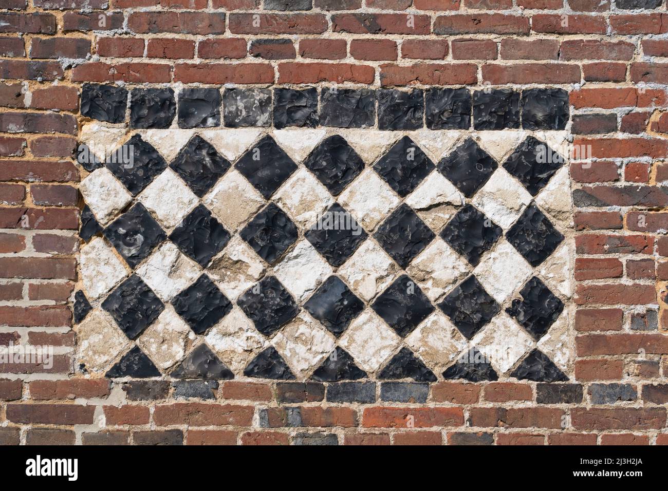 Brick and flint wall hi-res stock photography and images - Alamy