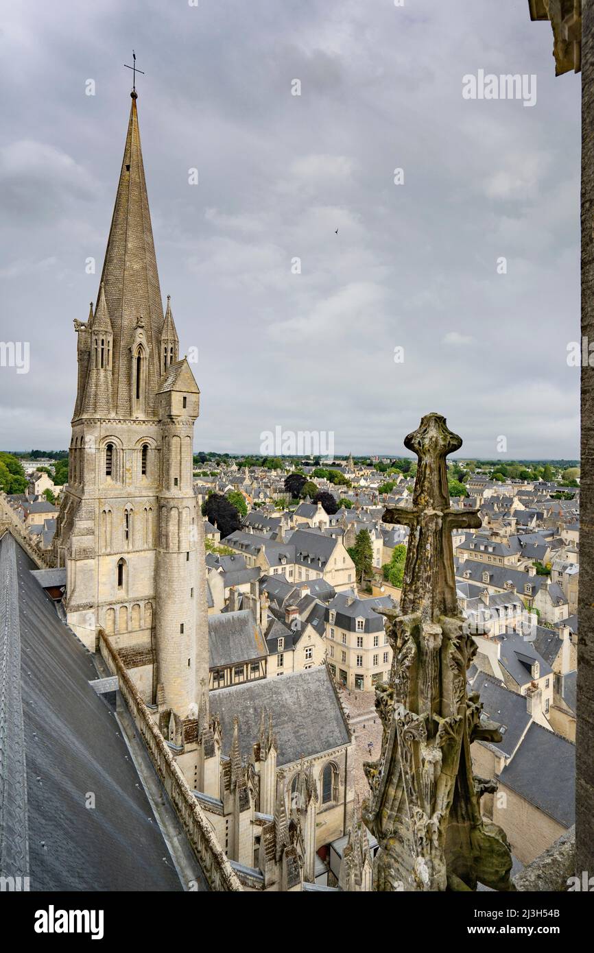 France, Calvados, Bayeux, Notre Dame de Bayeux cathedral Stock Photo ...