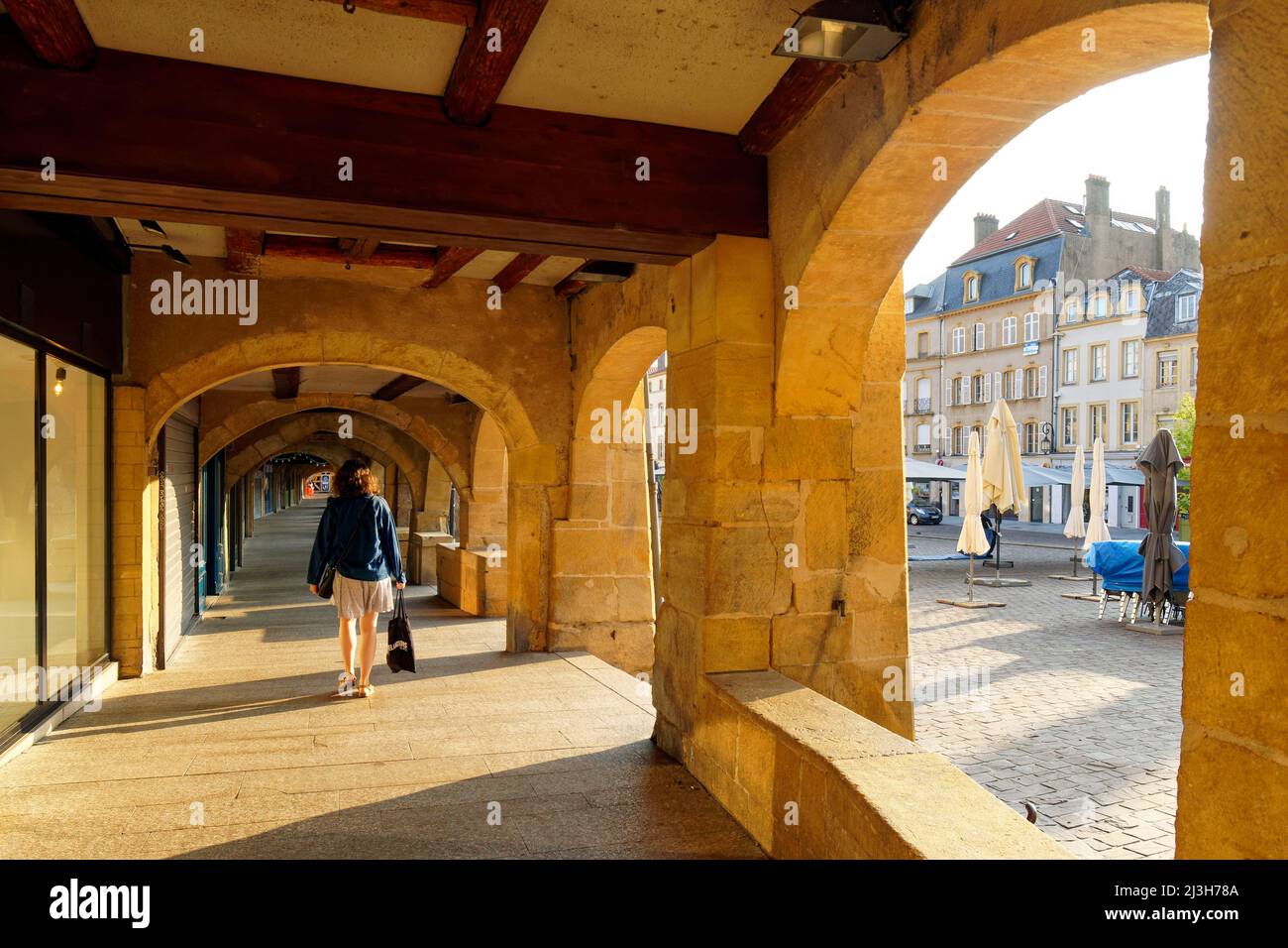 France, Moselle, Metz, Place Saint Louis, Medieval houses with arcades ...