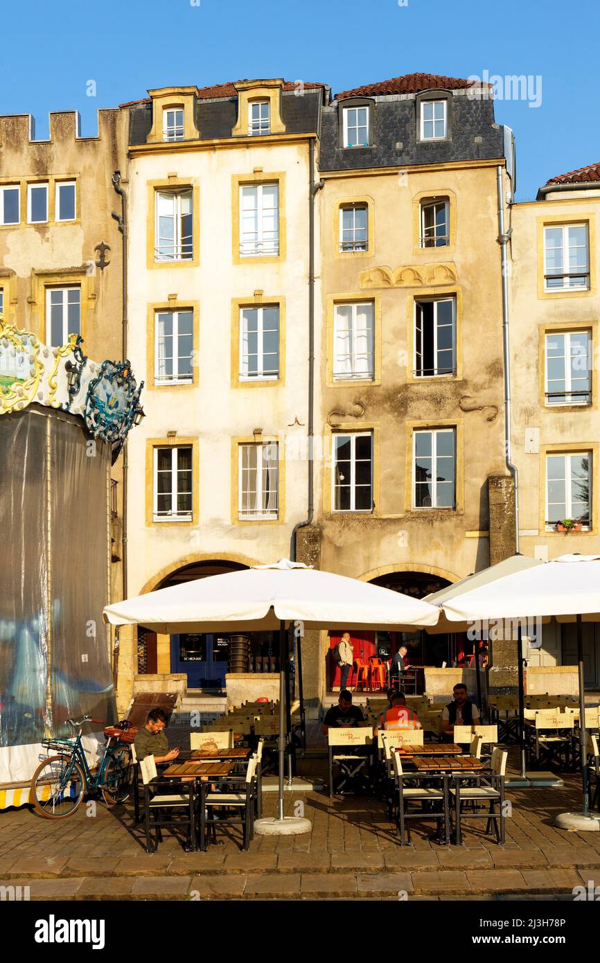 France, Moselle, Metz, Place Saint Louis, Medieval houses with arcades ...