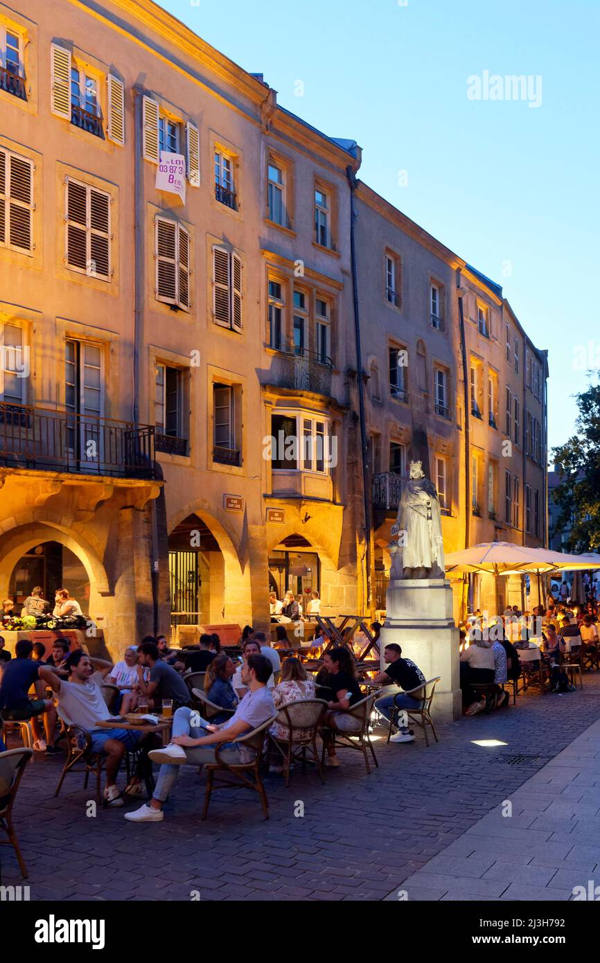France, Moselle, Metz, Place Saint Louis, Medieval houses with arcades ...