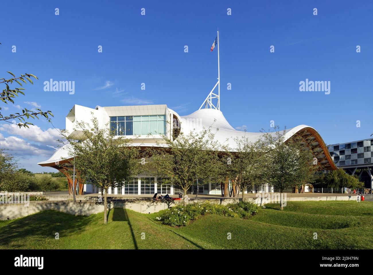 France, Moselle, Metz, Amphitheatre district, Centre Pompidou Metz, art ...