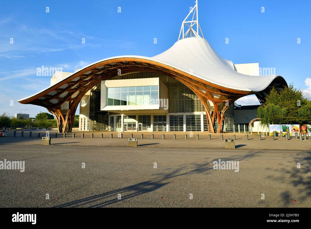 France, Moselle, Metz, Amphitheatre district, Centre Pompidou Metz, art ...