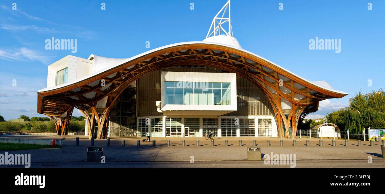 France, Moselle, Metz, Amphitheatre district, Centre Pompidou Metz, art ...