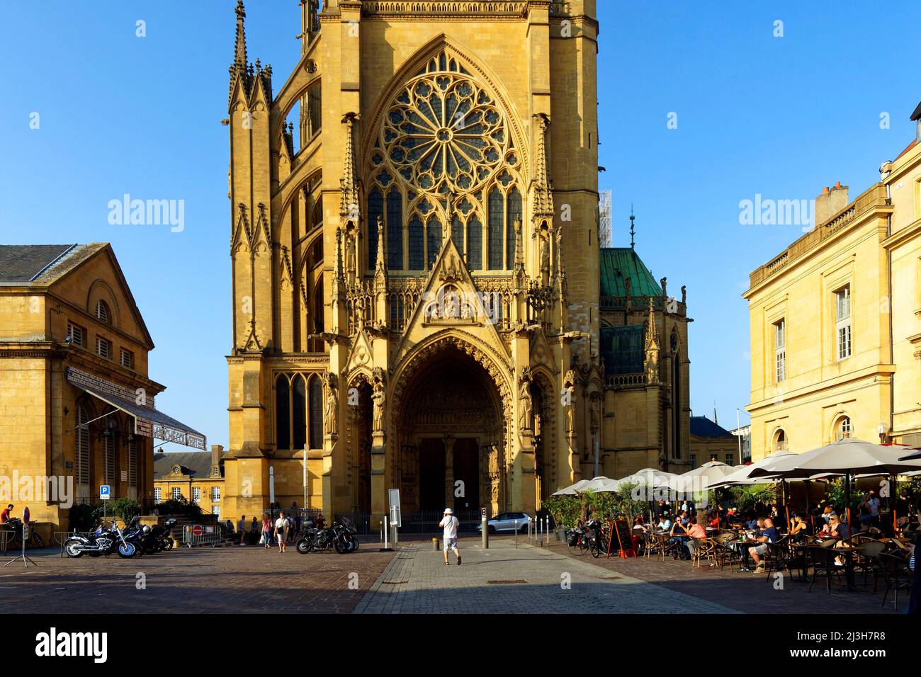 Metz cathedral door hi-res stock photography and images - Alamy