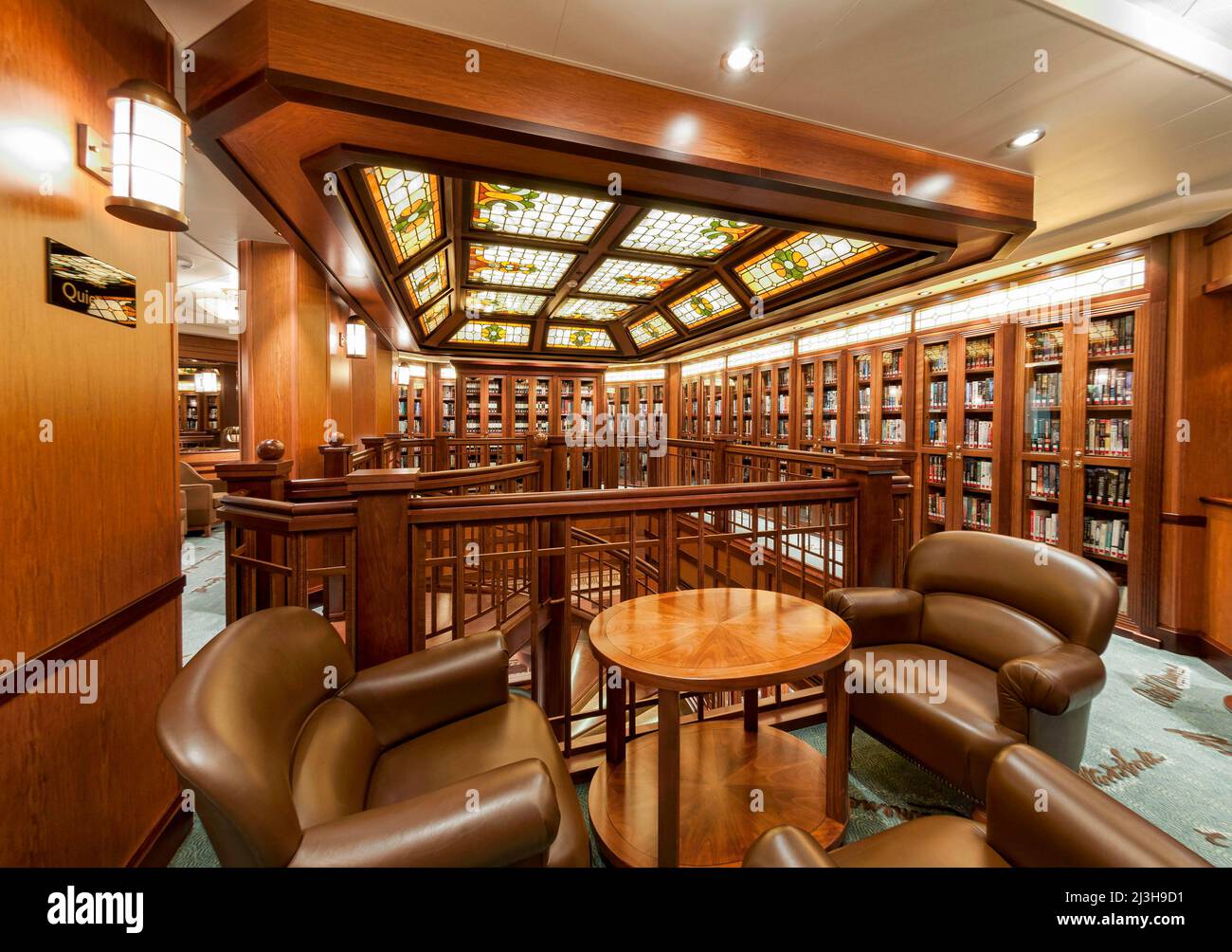 Cunard queen victoria cruise hi-res stock photography and images - Alamy