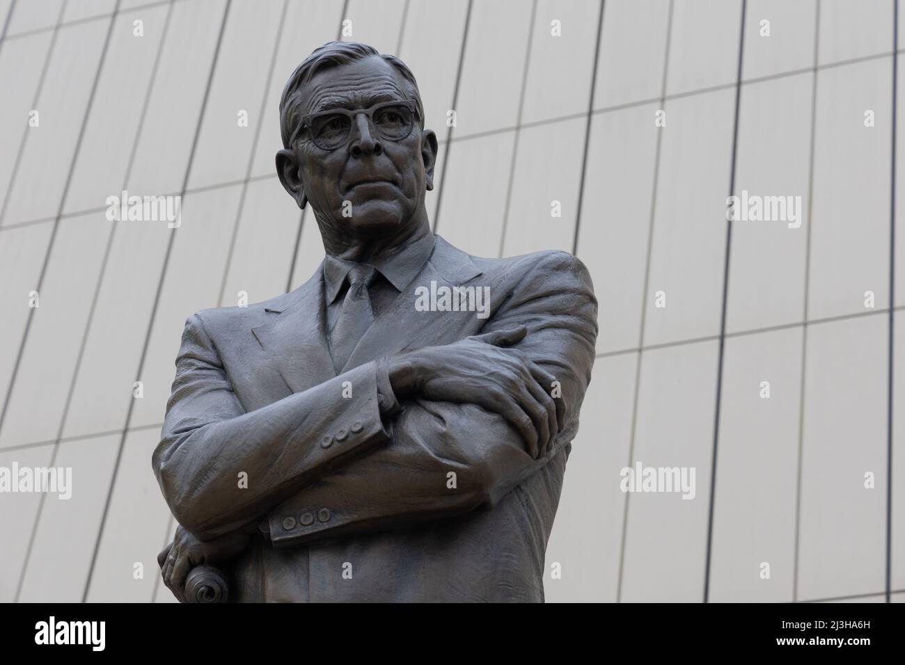 Statue of legendary coach John Wooden on the campus of UCLA Stock Photo ...