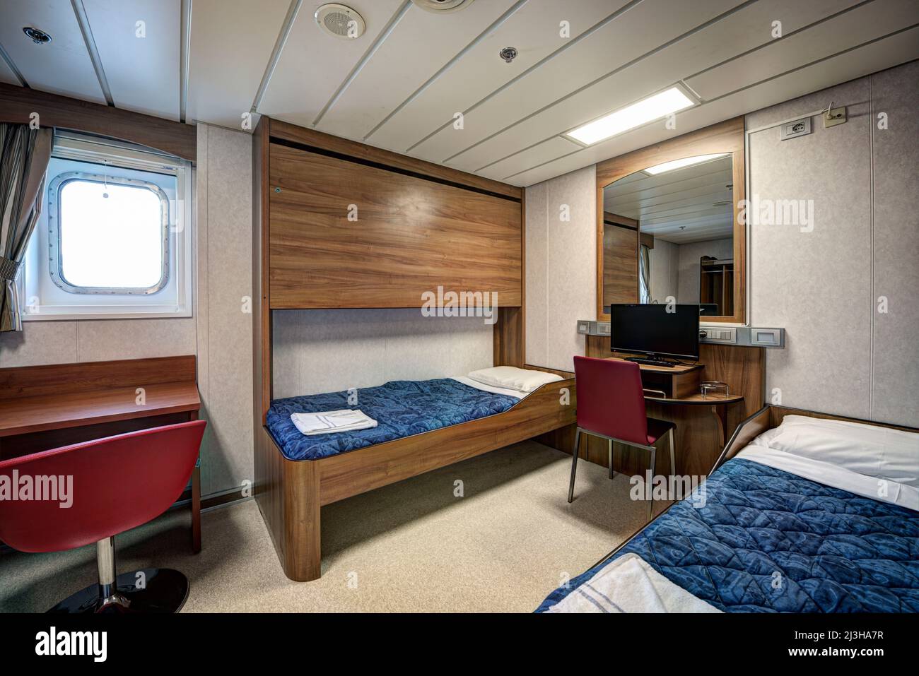 Onboard views of the chartered ROPAX Epsilon. The Vistentini built ...