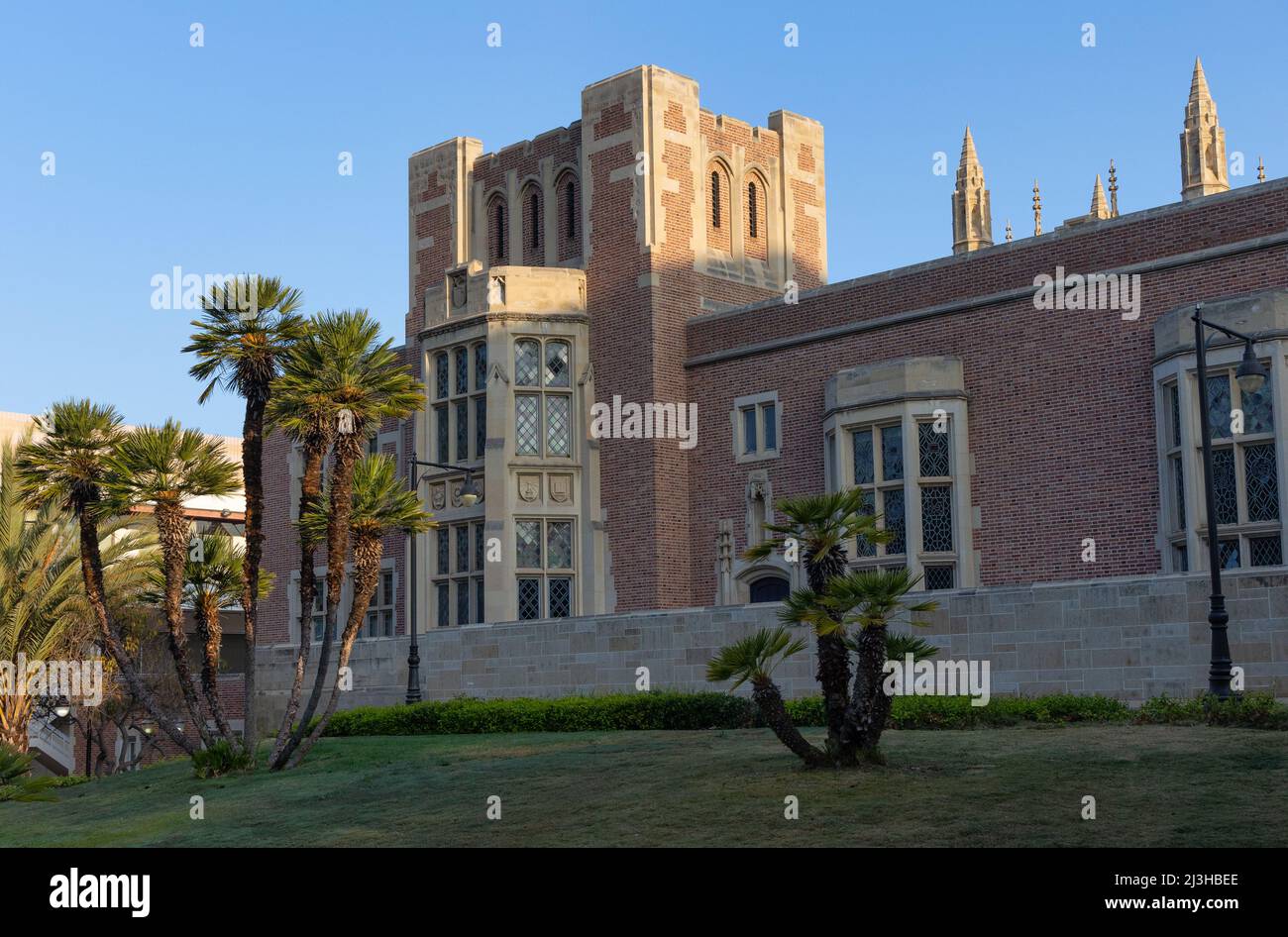Ucla building hi-res stock photography and images - Alamy