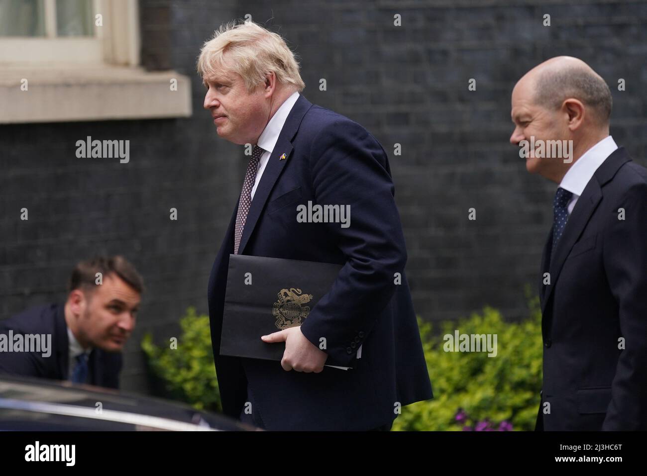 Downing street press conference room hi-res stock photography and ...