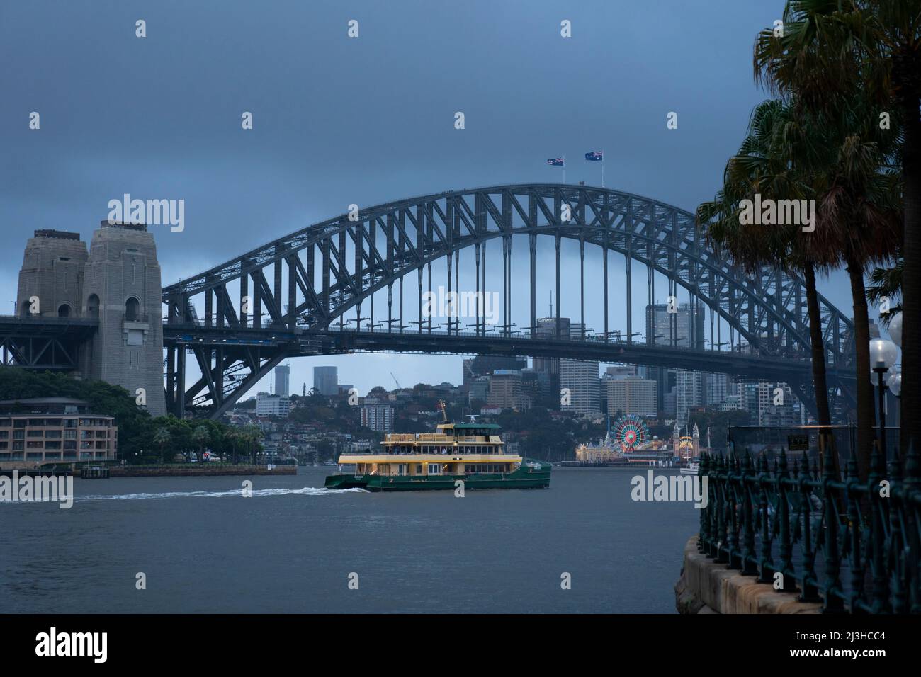 A general view of the harbour bridge in sydney hi-res stock photography ...