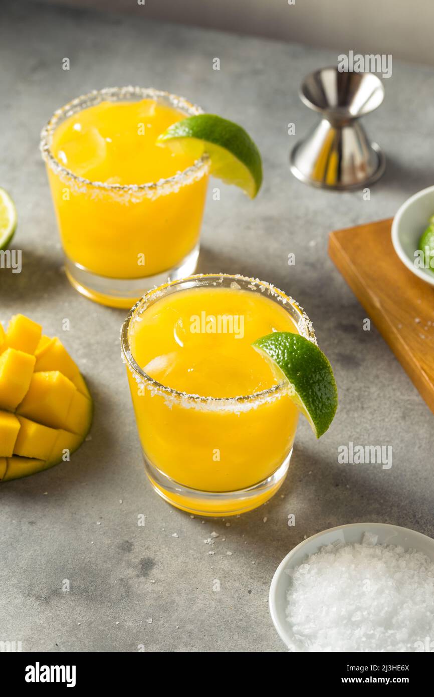 Frozen mango margaritas hi-res stock photography and images - Alamy