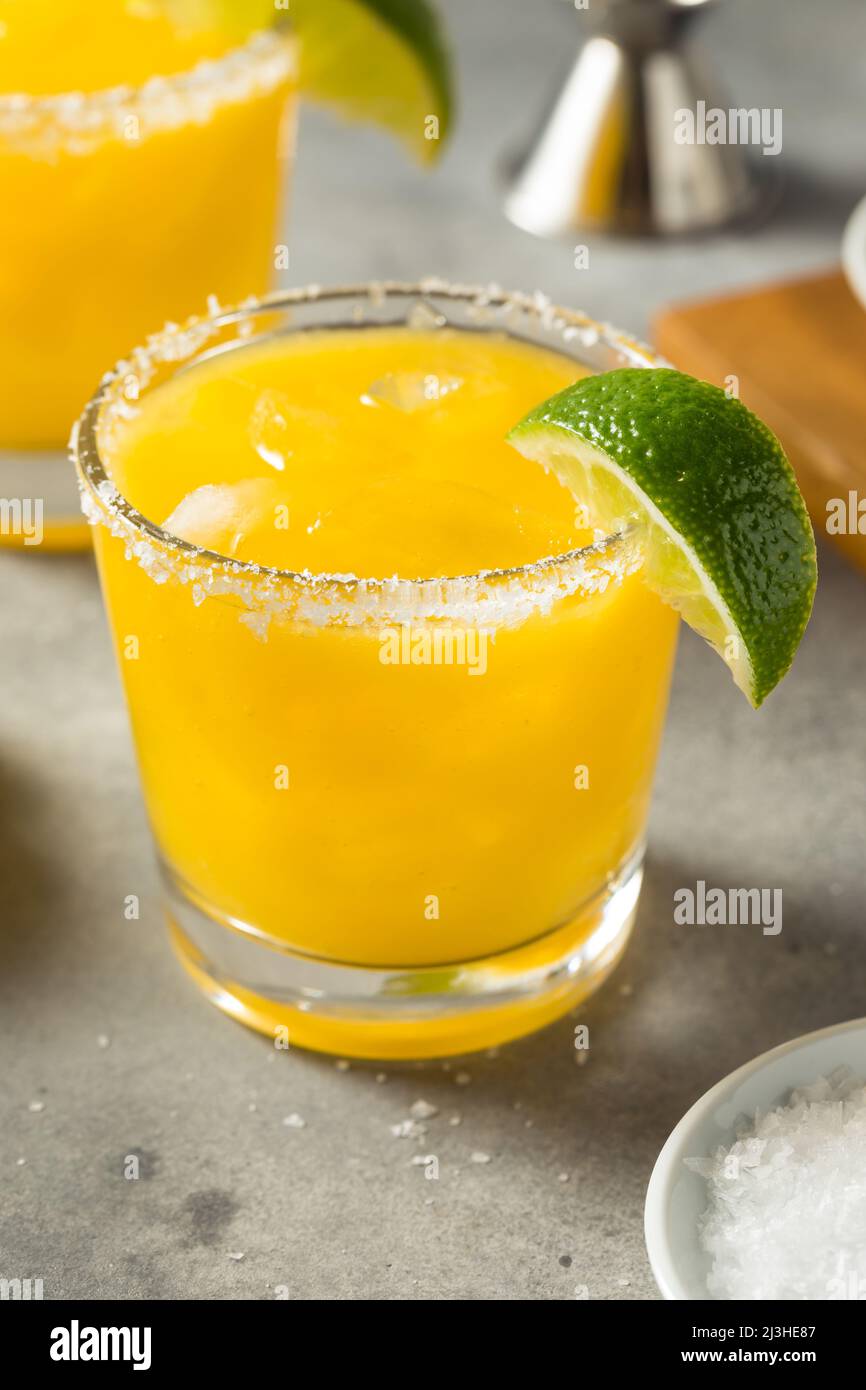 Frozen mango margaritas hi-res stock photography and images - Alamy