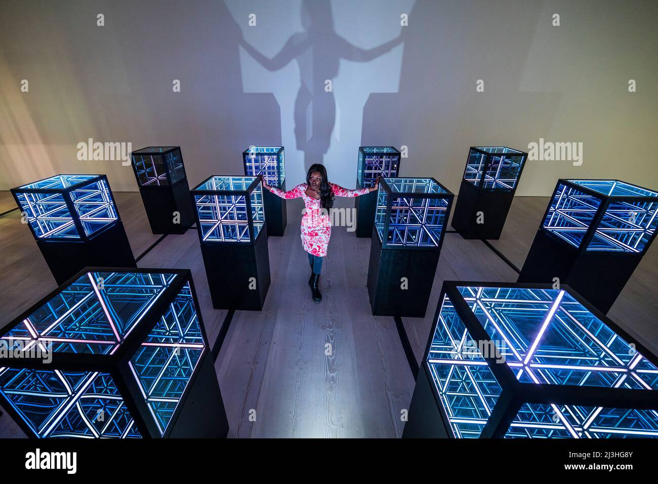 London, UK. 8th Apr, 2022. ‘Lightfield' - an array of twelve ...