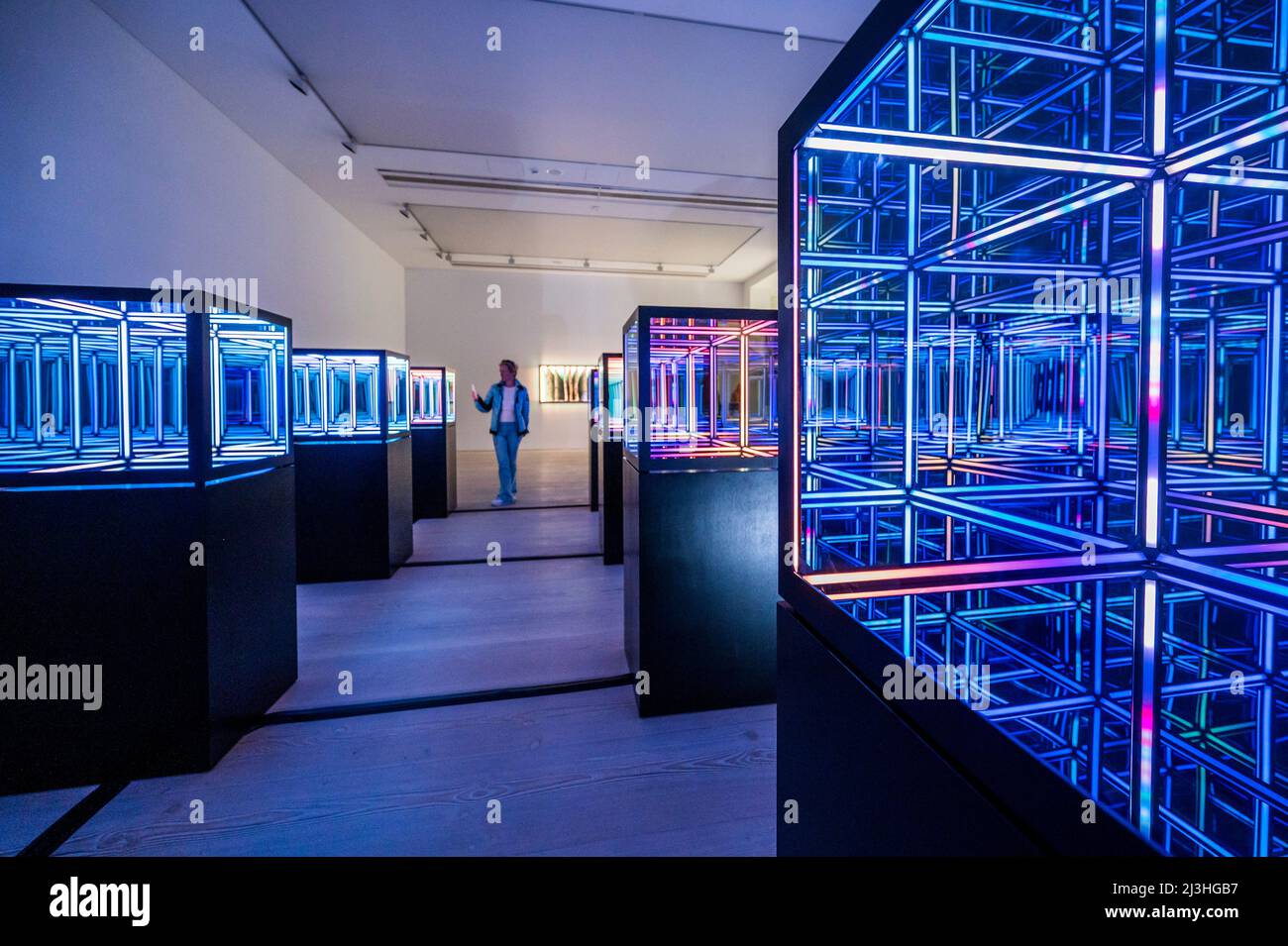 London, UK. 8th Apr, 2022. ‘Lightfield' - an array of twelve ...