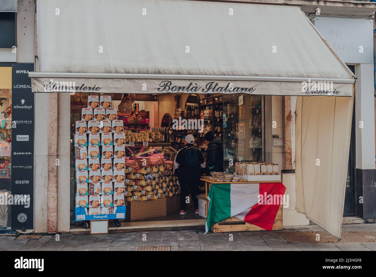 Bonta italiane hi-res stock photography and images - Alamy