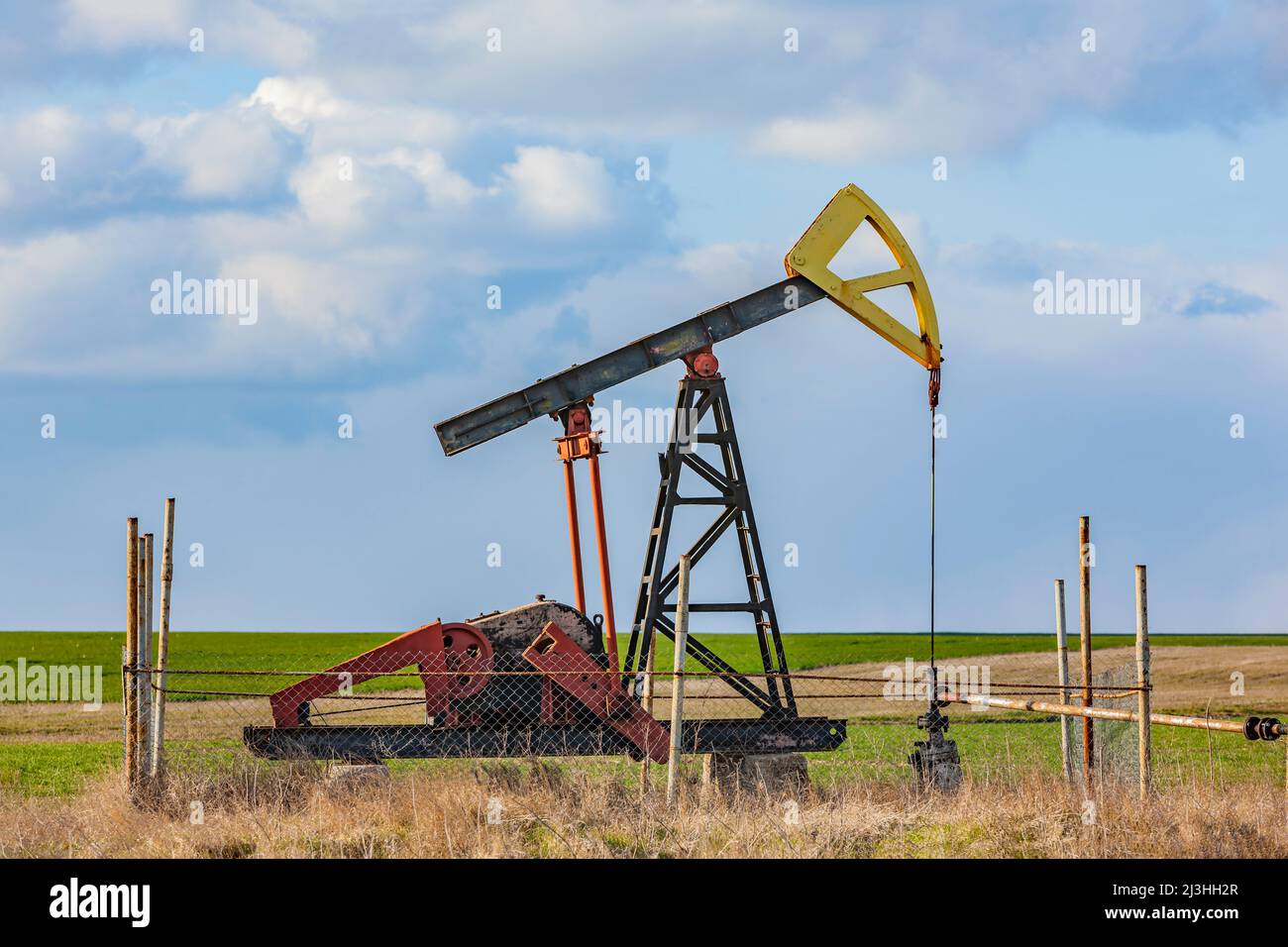 Oil production hi-res stock photography and images - Alamy