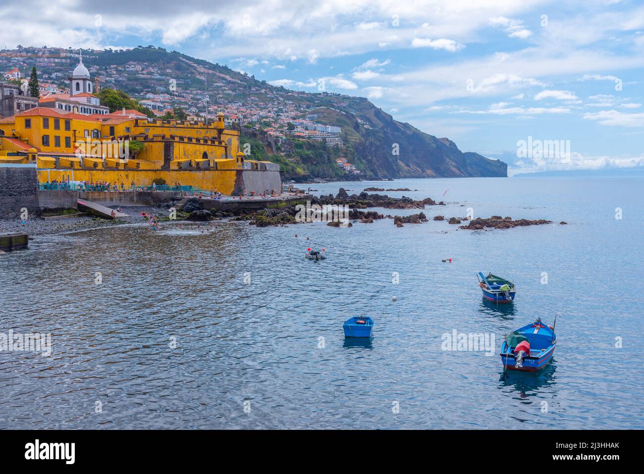 Bay of funchal fort hi-res stock photography and images - Alamy