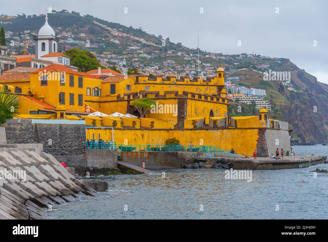 Bay of funchal fort hi-res stock photography and images - Alamy