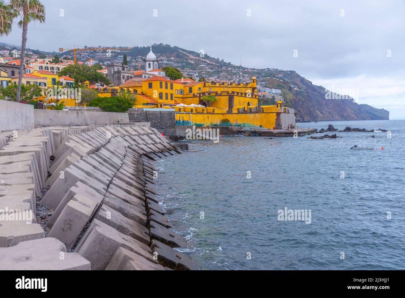 Bay of funchal fort hi-res stock photography and images - Alamy