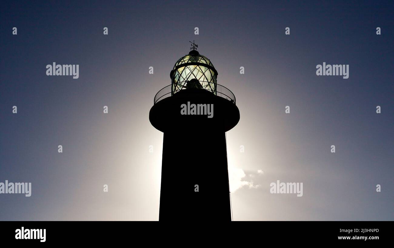 Ring of light behind lighthouse hi-res stock photography and images - Alamy