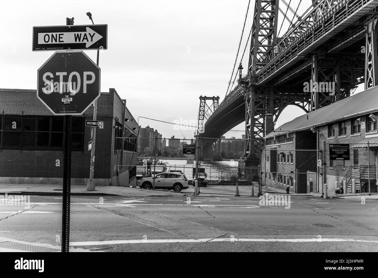 Southside, New York City, NY, USA, Manhattan Bridge and a stop sign in ...
