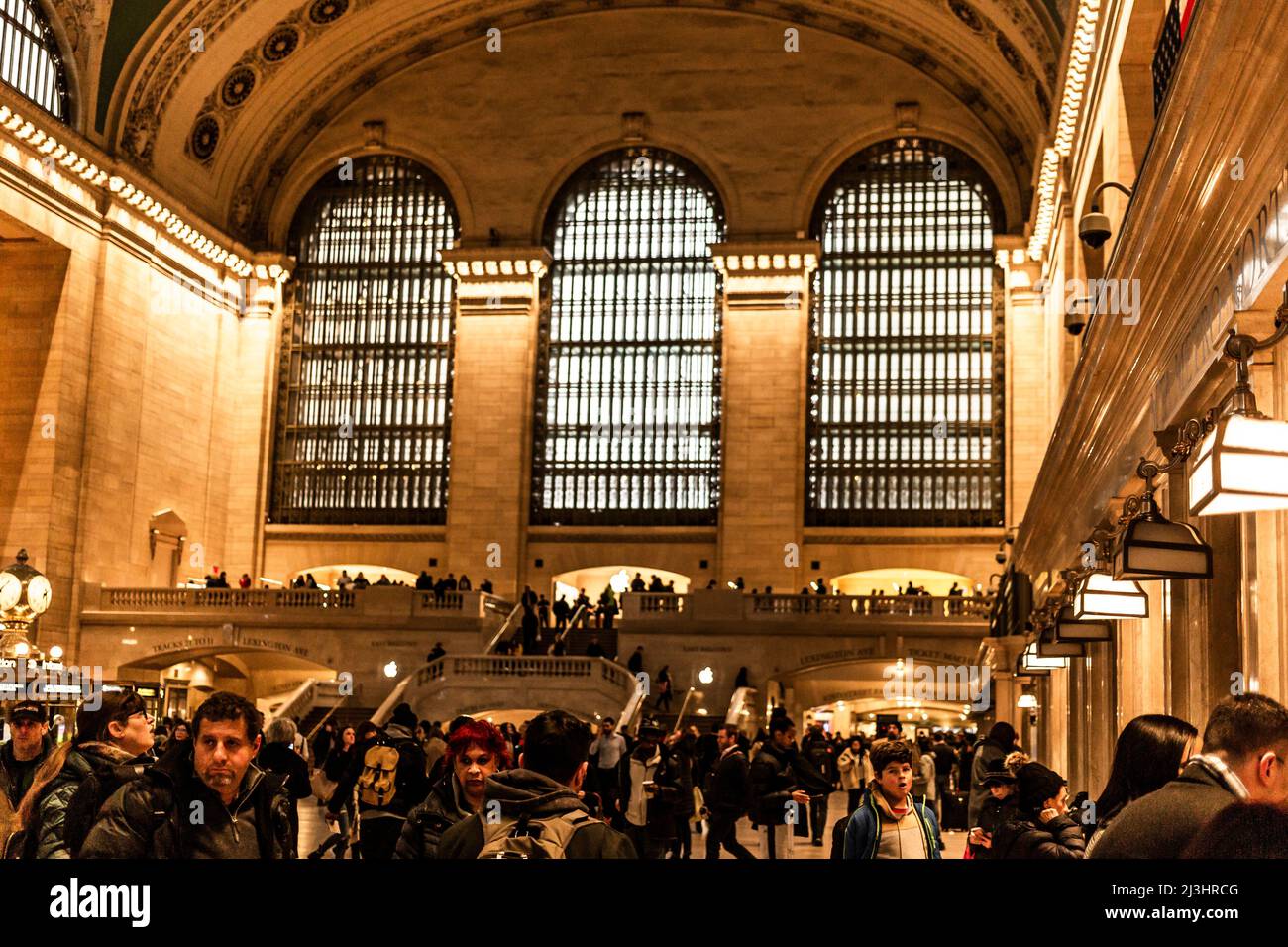 Inside grand central terminal hi-res stock photography and images - Alamy